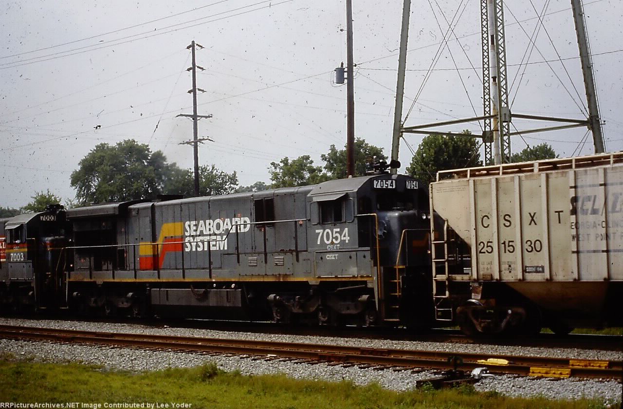 CSX 7054 C30-7